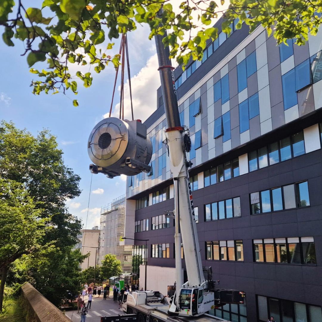 A 7-Tesla MRI machine at Paris Brain Institute - behind the scenes of ...
